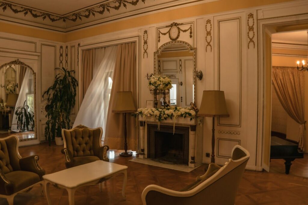 40 French Country Cottage Decor Ideas for Rustic Elegance - Tale of Home